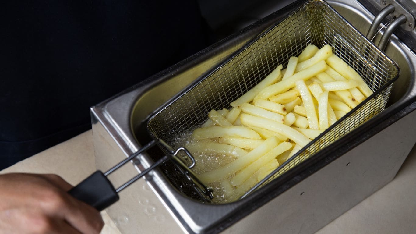 Kako Napraviti Pomfrit? (Trikovi i Saveti Za Domaći Pomfit)